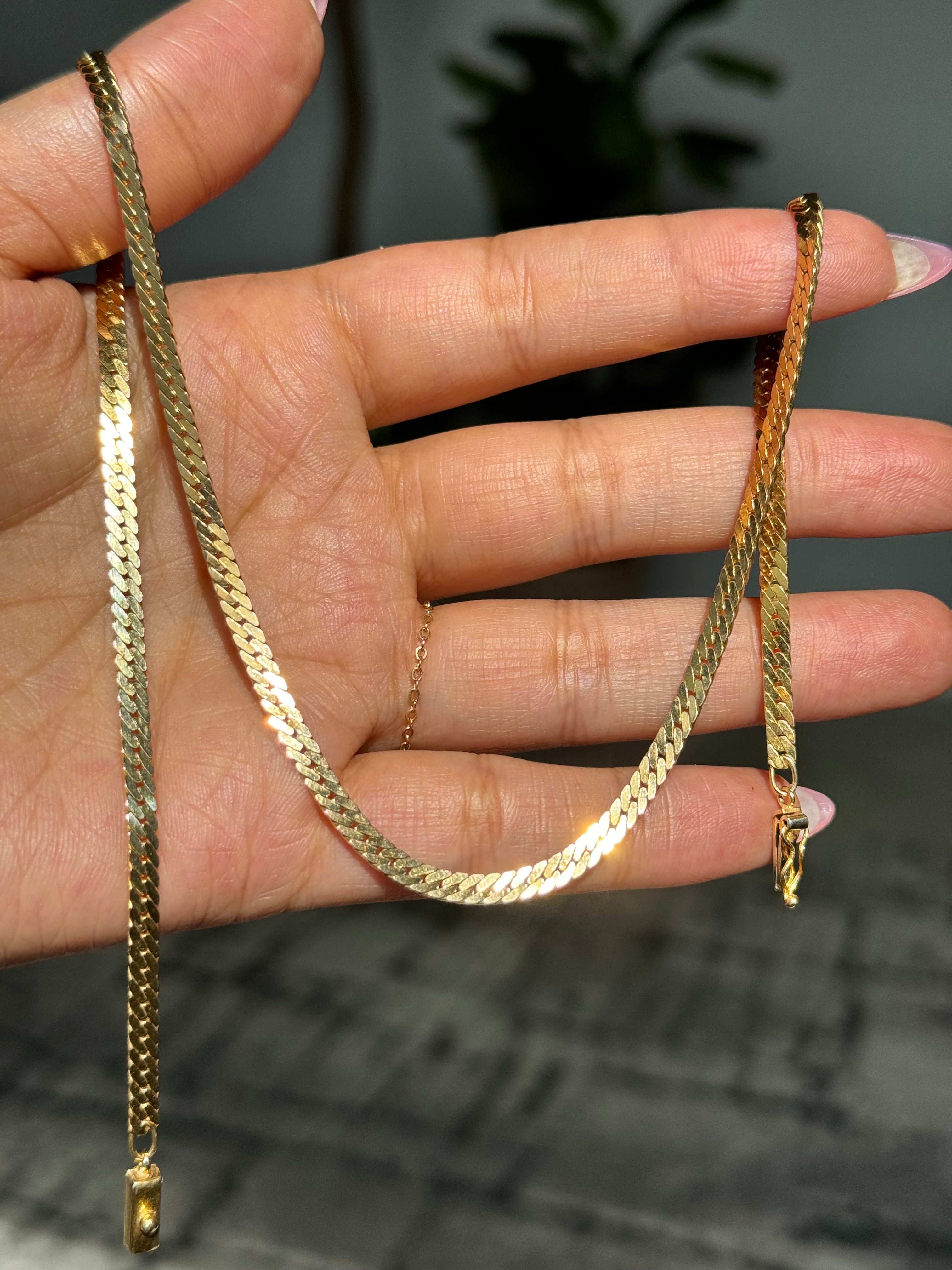 14k Italian tight curb / Herringbone Chain – Kenz Studio